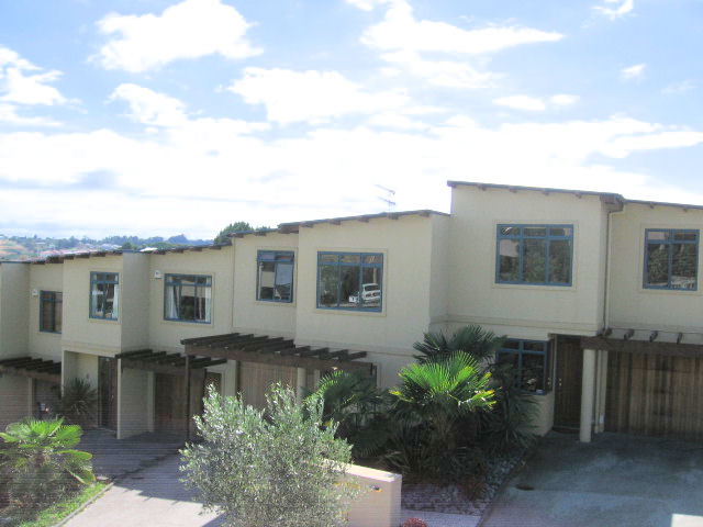 12-16 Pannill Place, Oteha - QV